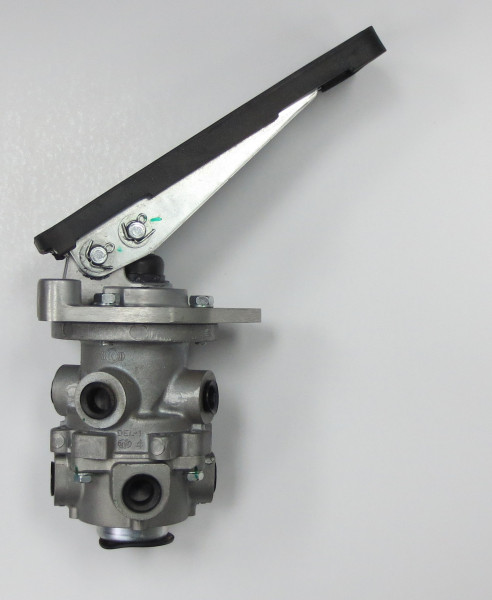 J40-0804G | Brake Valve, service brake | CTS LTD Webshop